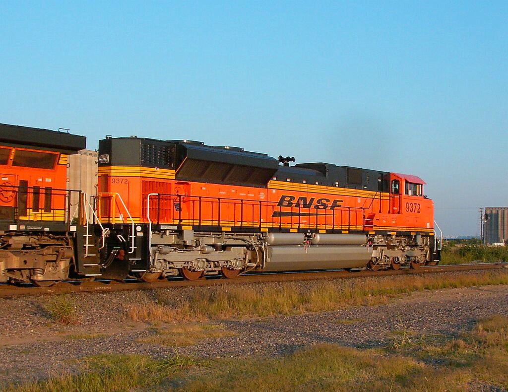 BNSF 9372